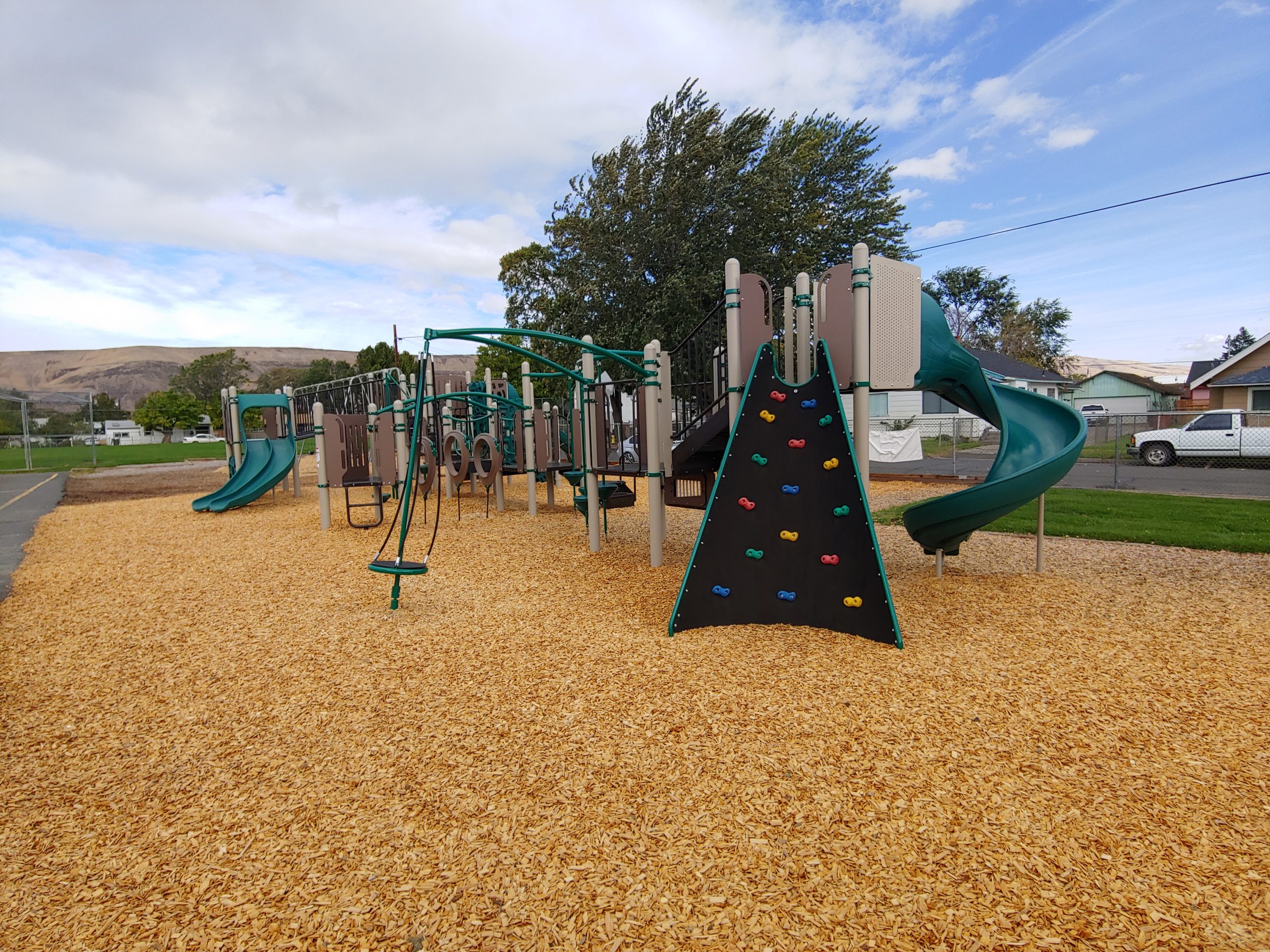 Barge-Lincoln Elementary School Playground - PlayCreation
